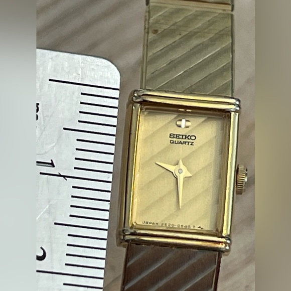 Seiko | Accessories | Seiko Ladies Watch Vintage Striped Gold Tone Bracelet And Dial | Poshmark